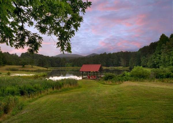 Weddings in the North Georgia Mountains - A Blue Ridge Vacation